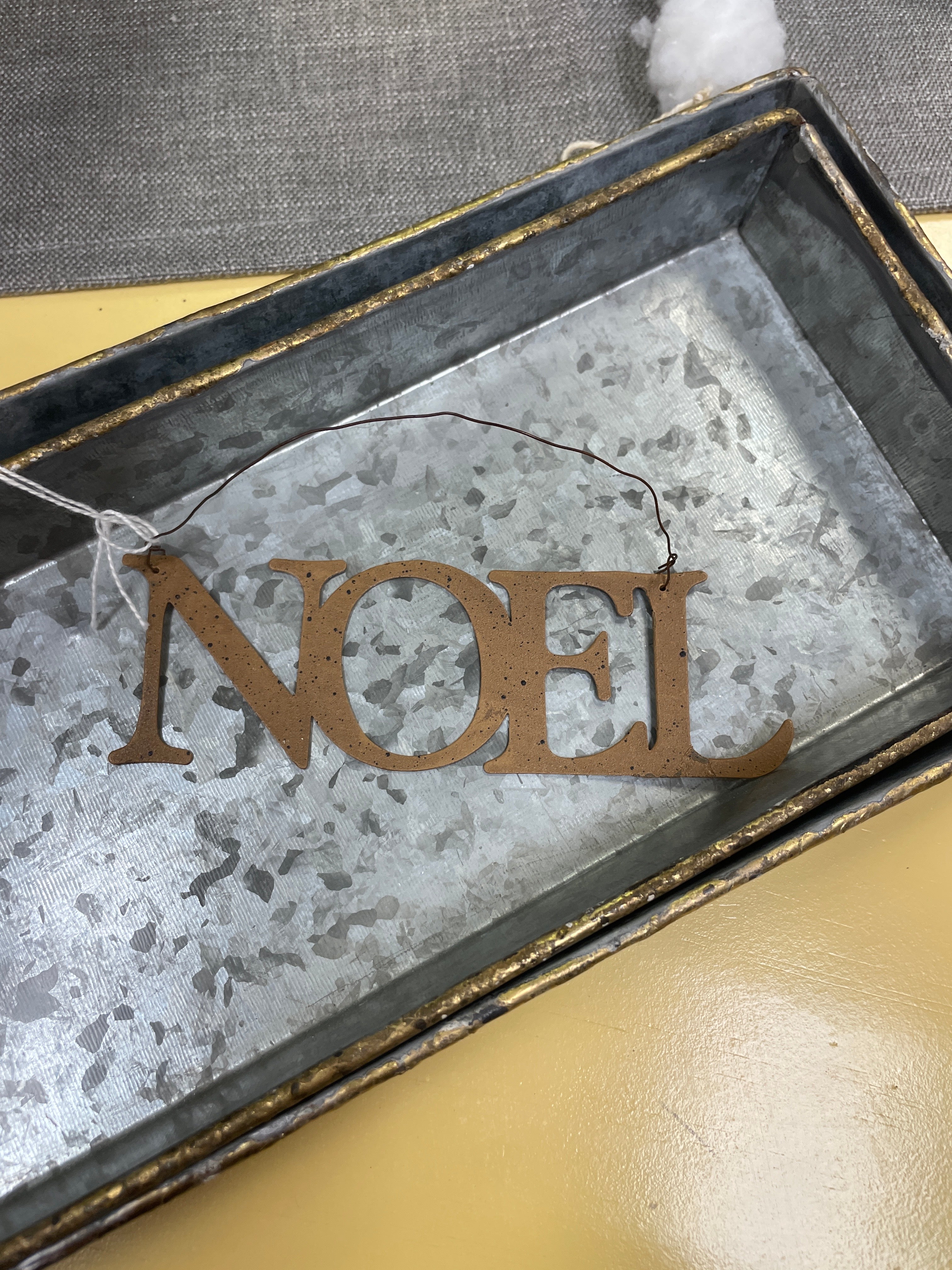 Noel metal sign – Burlap and Daisies